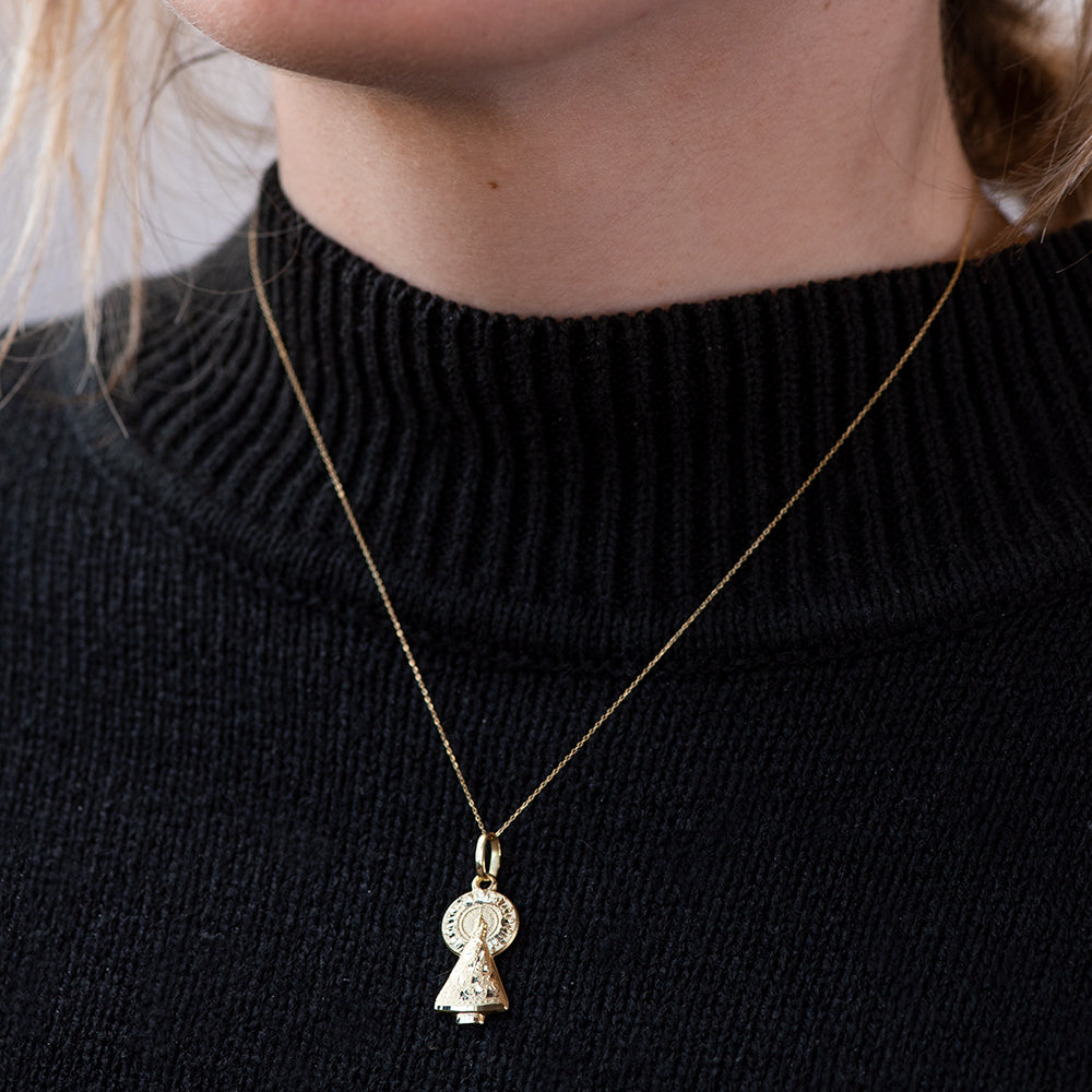 Medalla Virgen del Pilar (22x22mm) en Oro Amarillo 18 Kilates